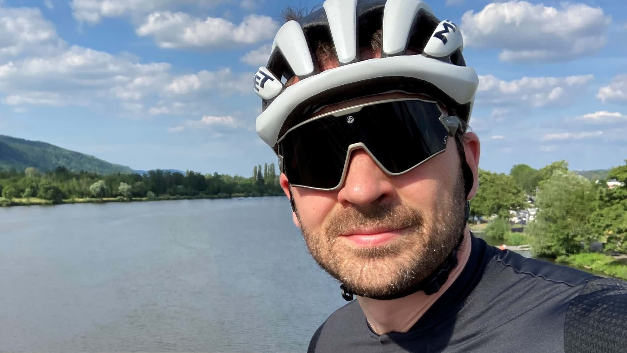 The Hawk: Rennrad-Brille von Naked Optics im Test