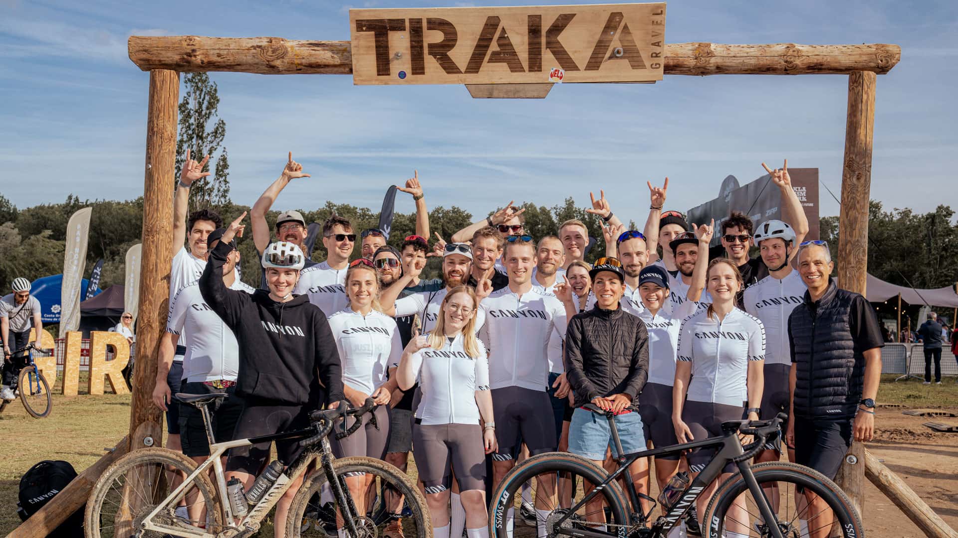 Große Gravelbike-Party in Girona: Canyon wird neuer Top-Sponsor von The ...