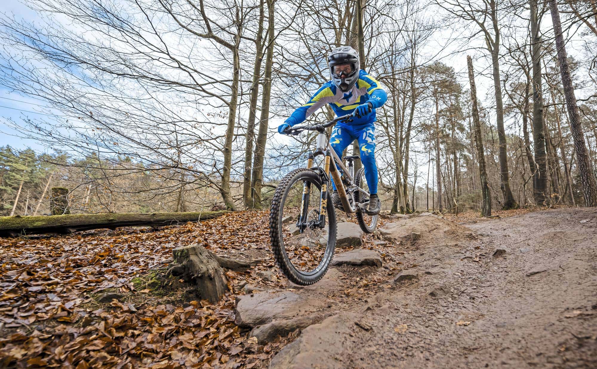Der neue Preis-Leistungs-Schock: Canyons 3.999-€-Bike hat Ausstattung ...